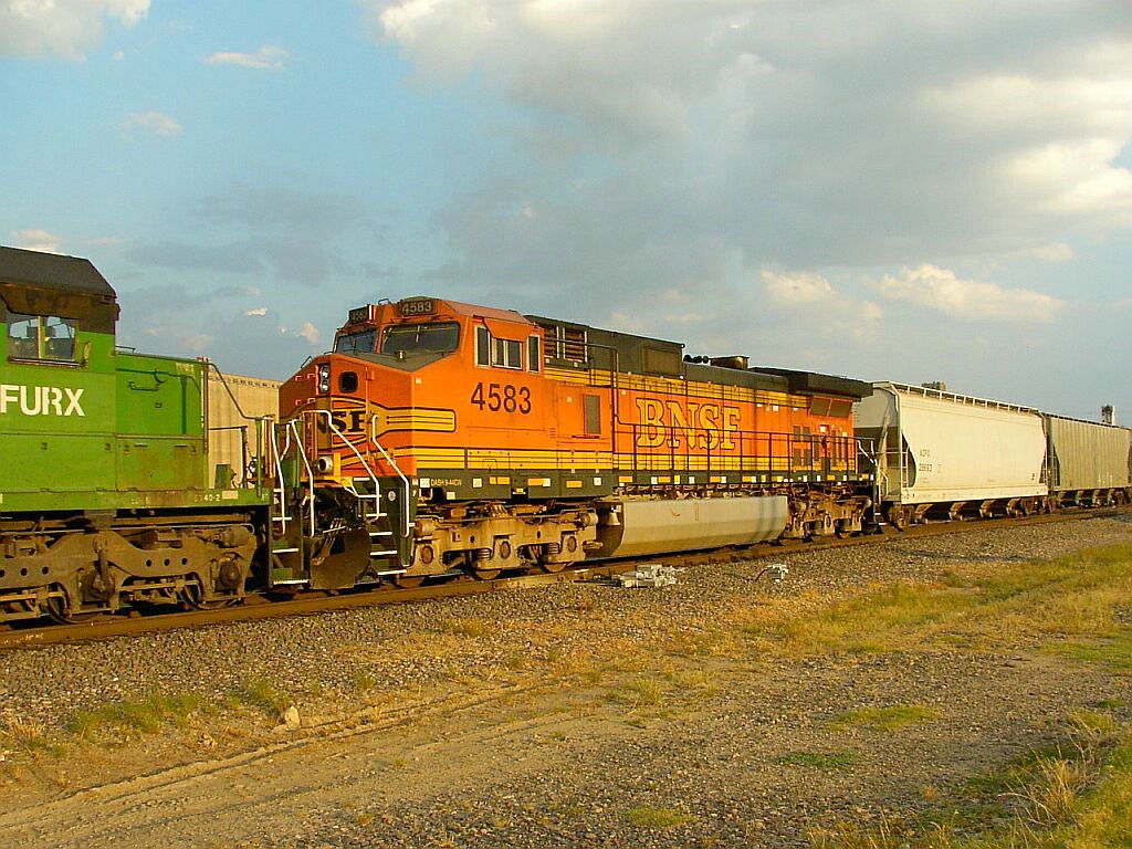 BNSF 4583